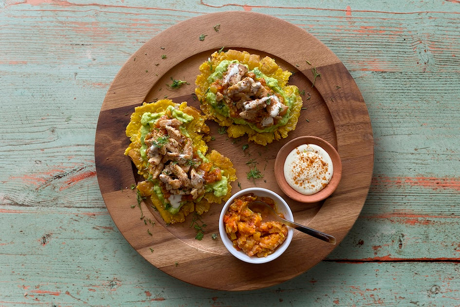 Patacones con guacamole, hogao y pollo con Rub #12 EL DORADO🇨🇴 by Raus ...